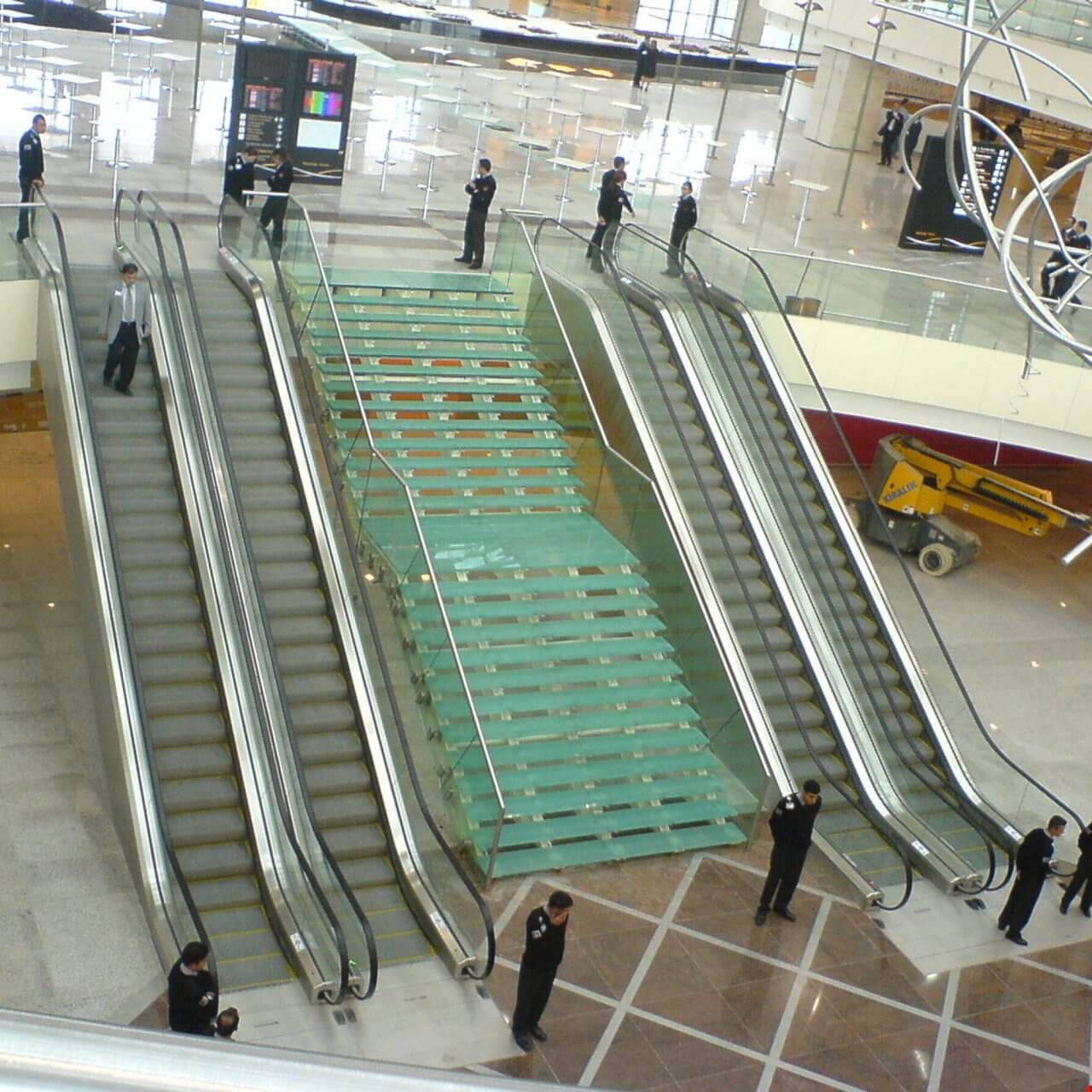 Yürüyen Merdivenler - Güven Asansör